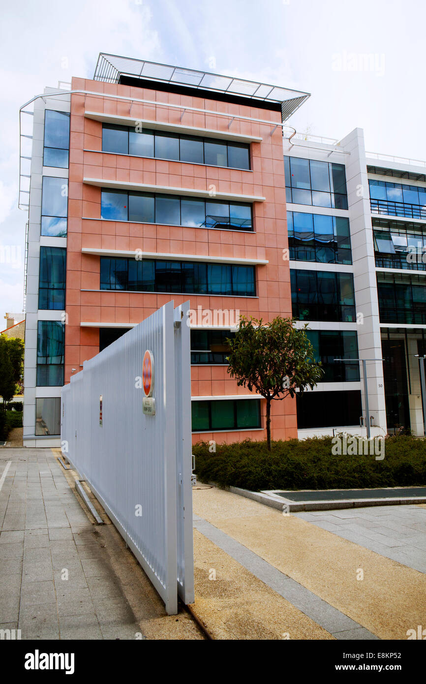 Servier hi-res stock photography and images - Alamy