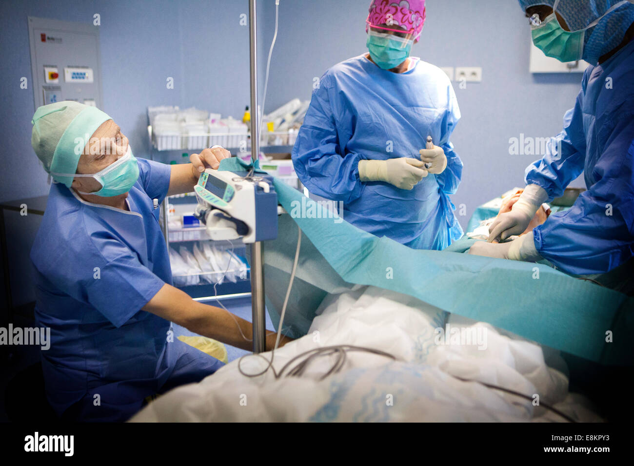 Reportage on practice of hypnosurgery Dr Perelmuter has been an ...