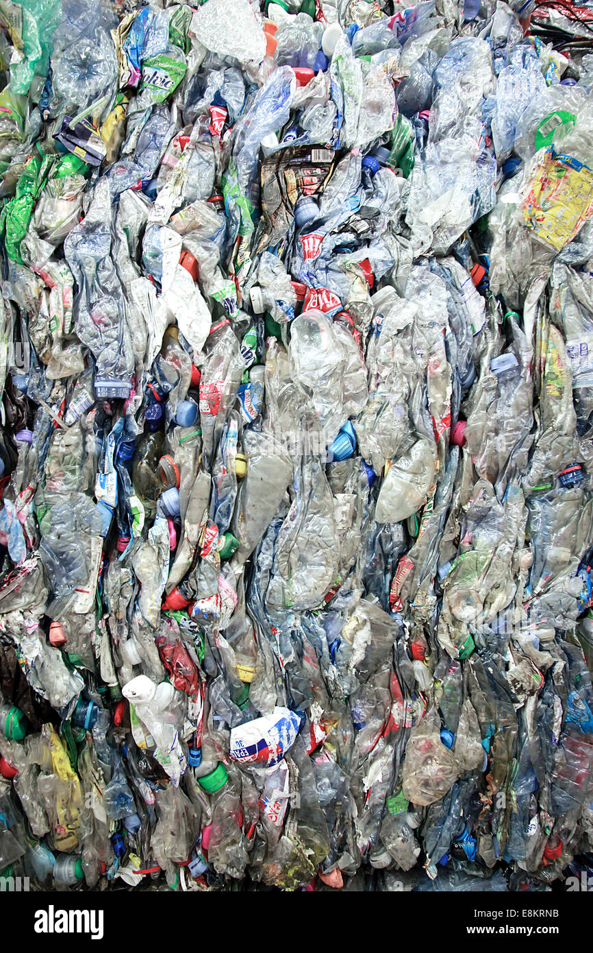 Plastic bottle sorting factory hi-res stock photography and images - Alamy