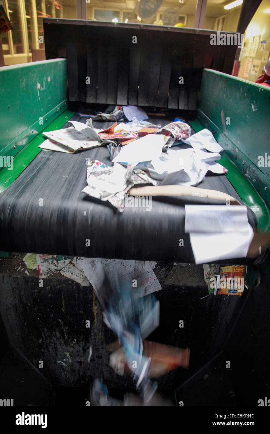 Waste sorting conveyor sorting waste hi-res stock photography and images - Alamy