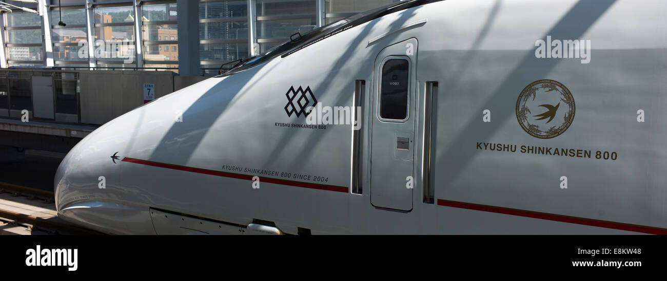 Kyushu shinkansen high speed train 800 hi-res stock photography and ...