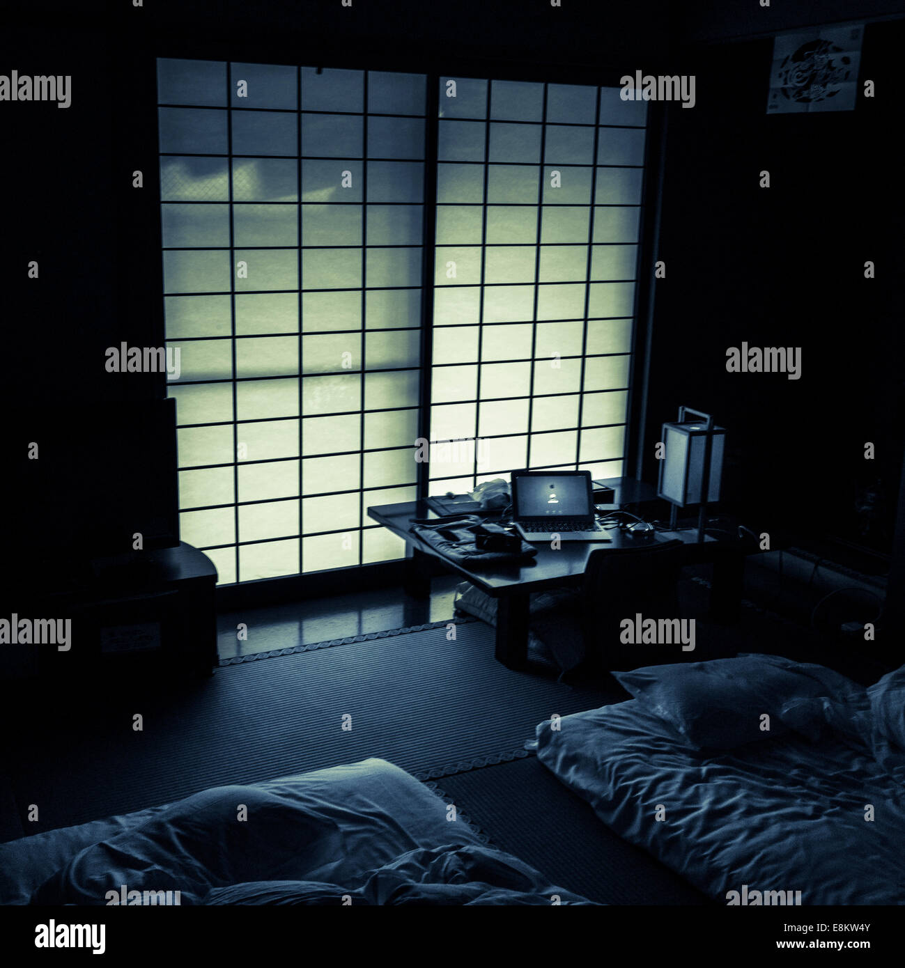 Paper sliding doors hi-res stock photography and images - Alamy