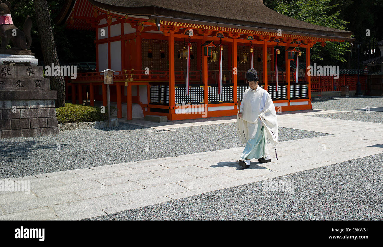 Shintoism japan priest hi-res stock photography and images - Alamy