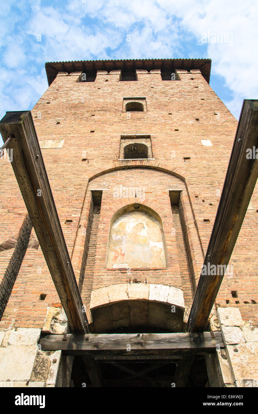 entrance of old castle verona Stock Photo - Alamy