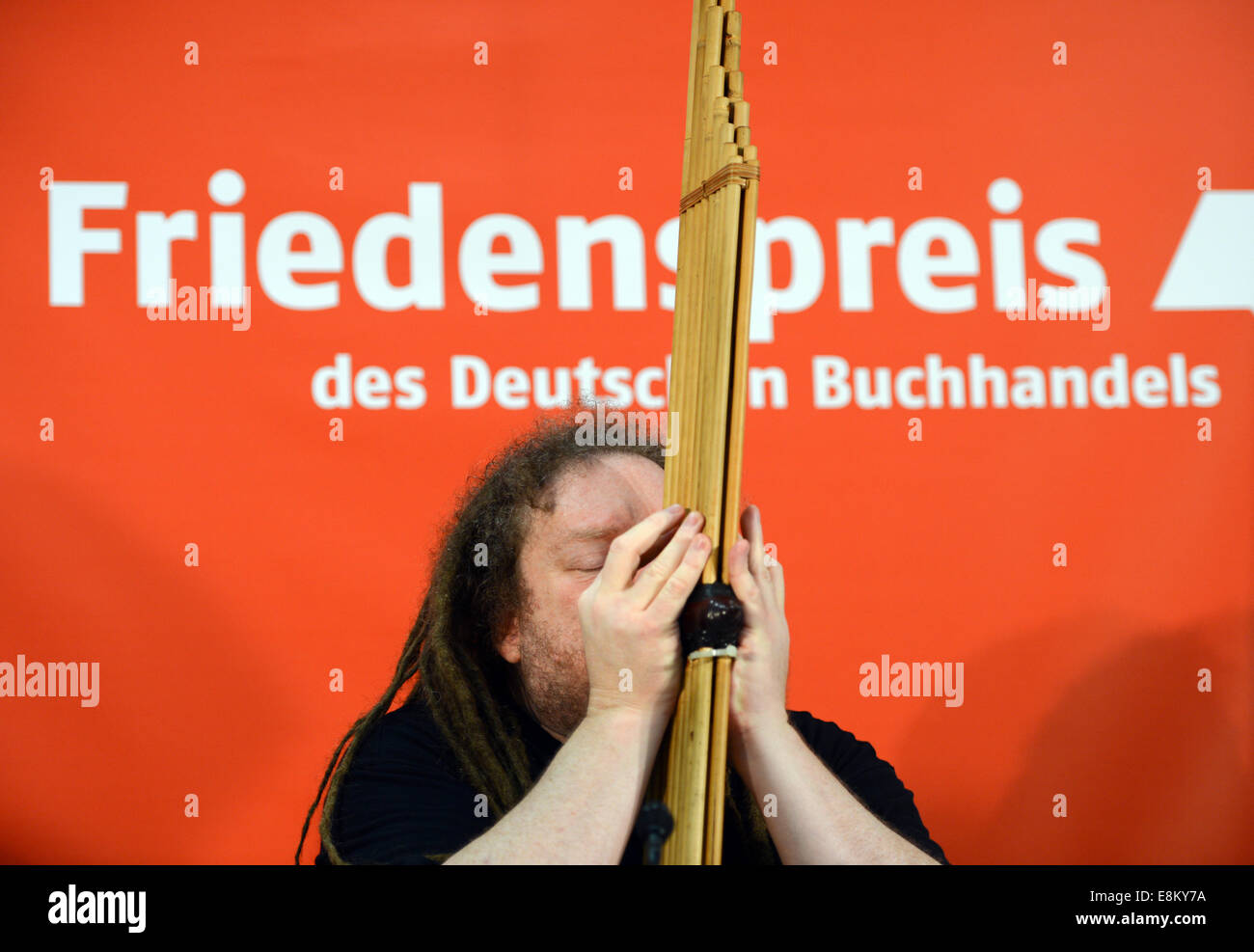 Musical instrument specialist hi-res stock photography and images - Alamy