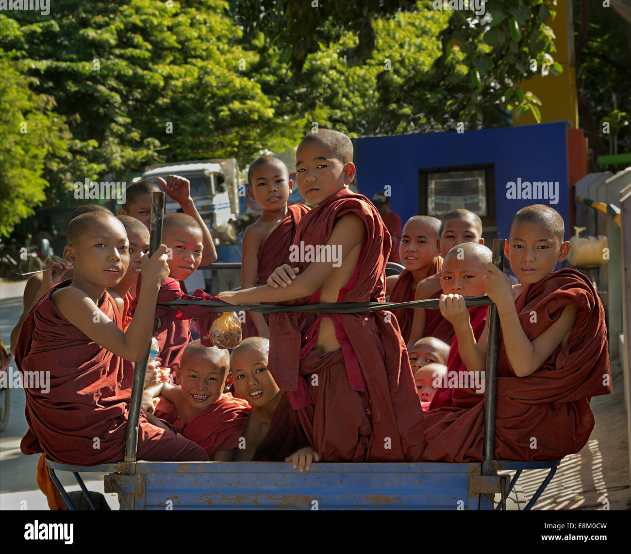 Group monk hi-res stock photography and images - Alamy