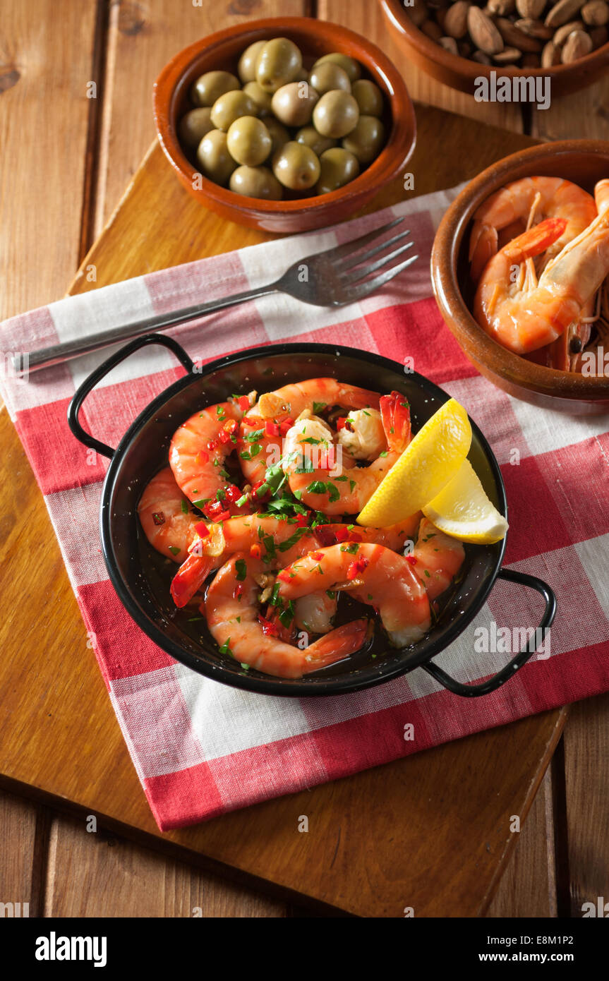Tapas spain garlic prawns hi-res stock photography and images - Alamy