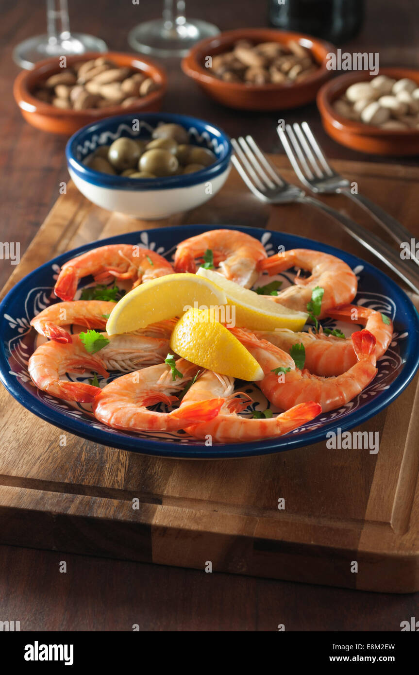 Gambas a la plancha. King prawns Spanish style Stock Photo - Alamy