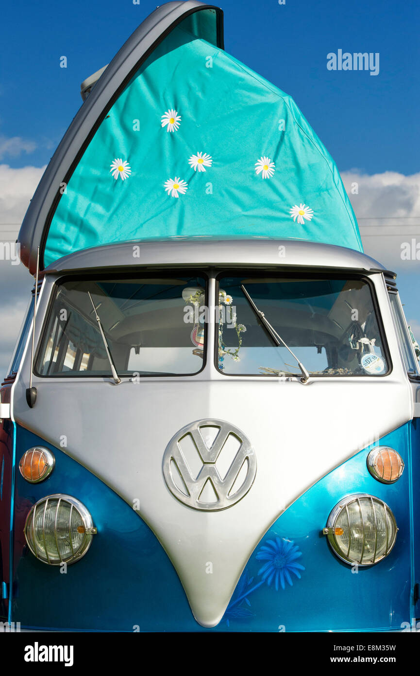 Silver vw camper van hi-res stock photography and images - Alamy