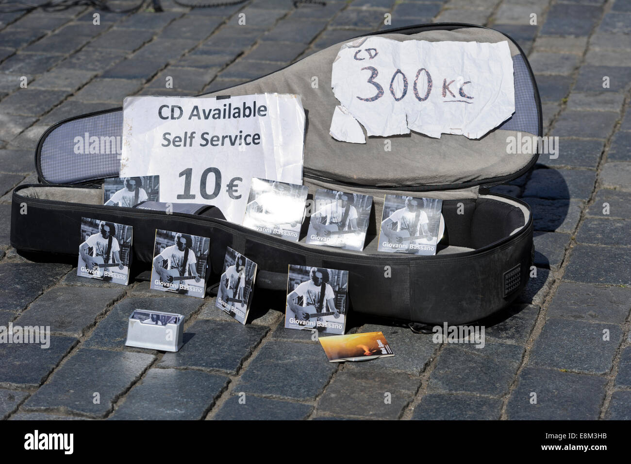 Several cds hi-res stock photography and images - Alamy