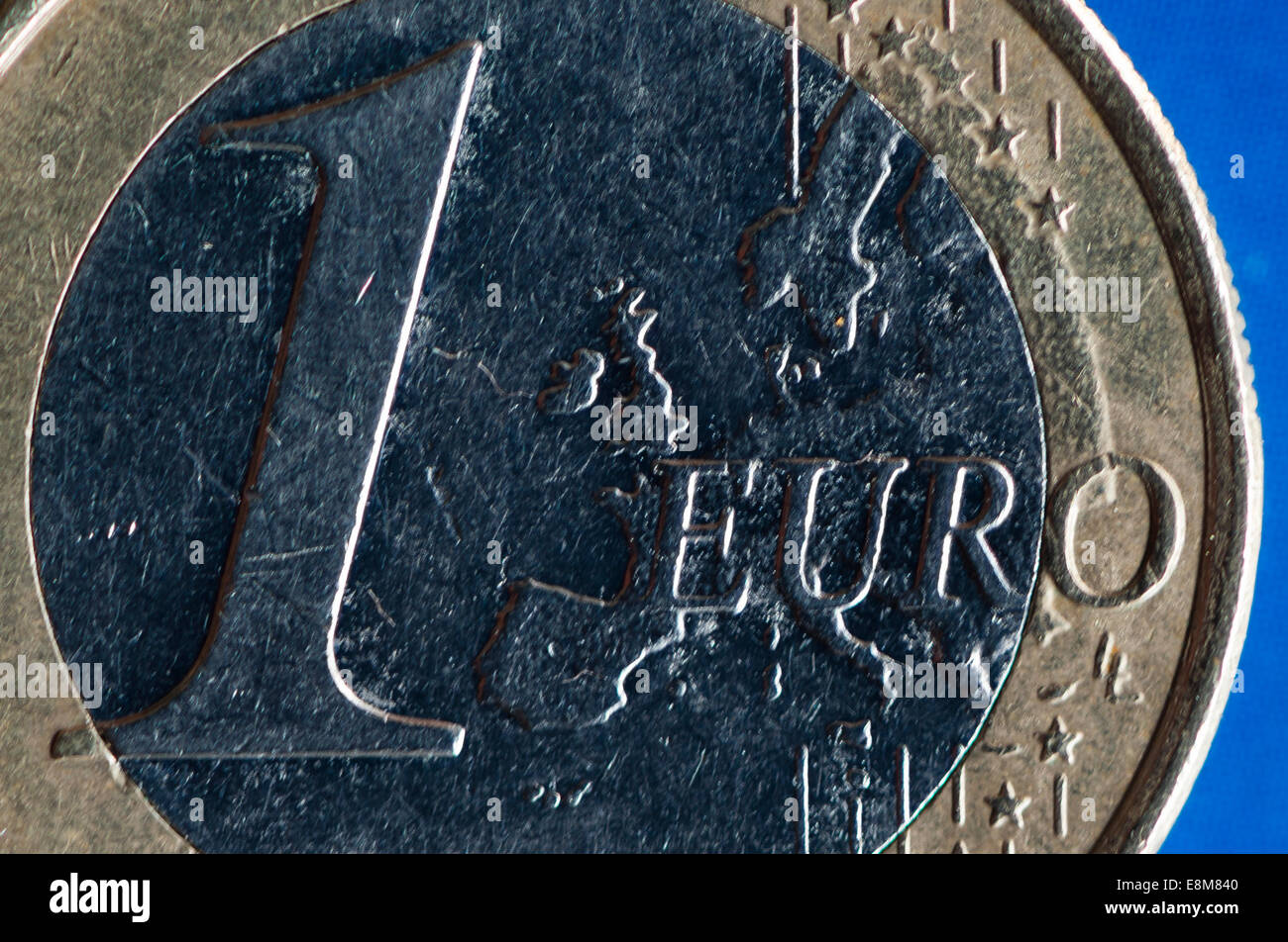 1 euro note hi-res stock photography and images - Alamy