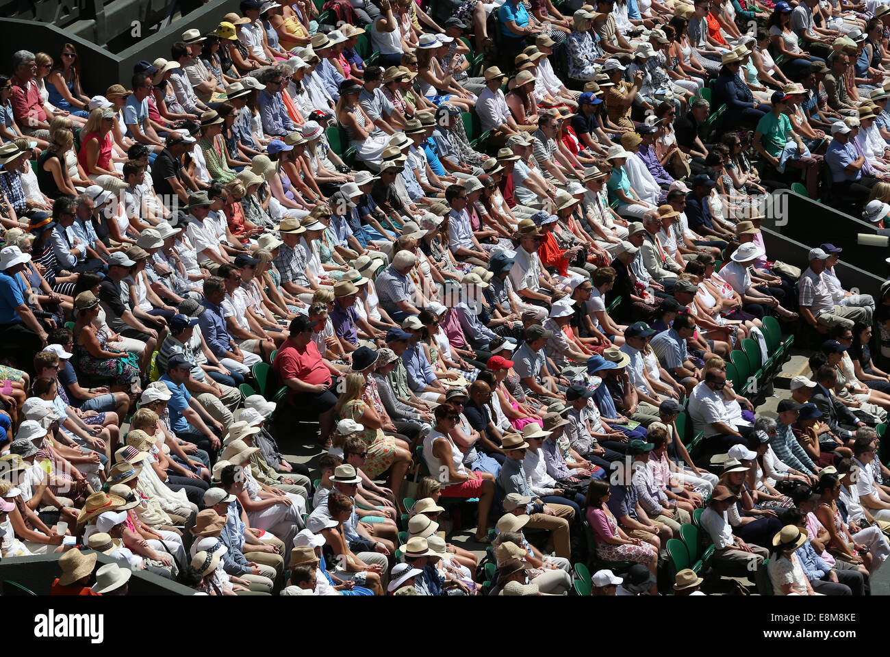 Tennis spectators hi-res stock photography and images - Alamy