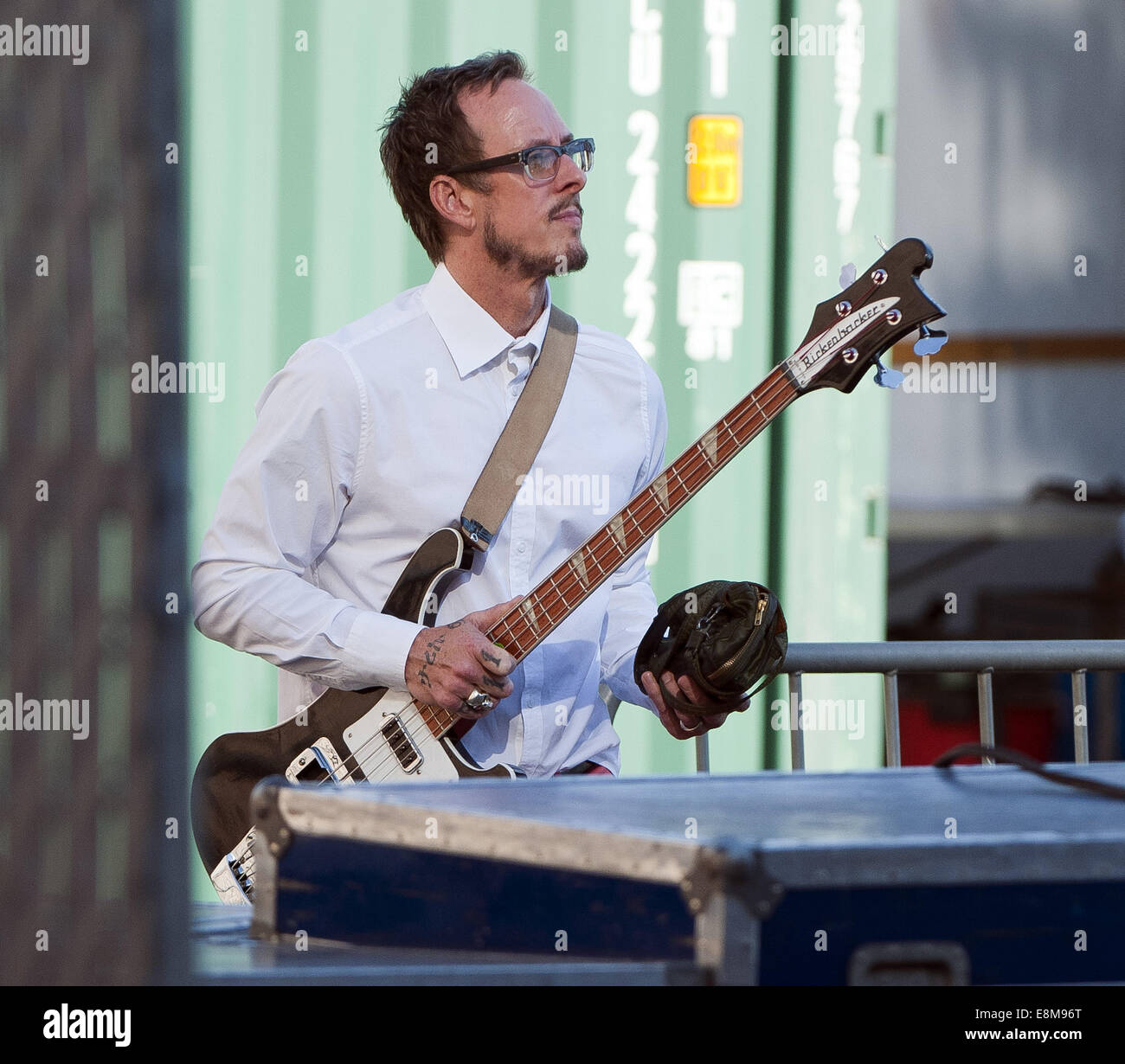 Hollywood, California, USA. 7th Oct, 2014. Scott Shriner --- Rock Band ...