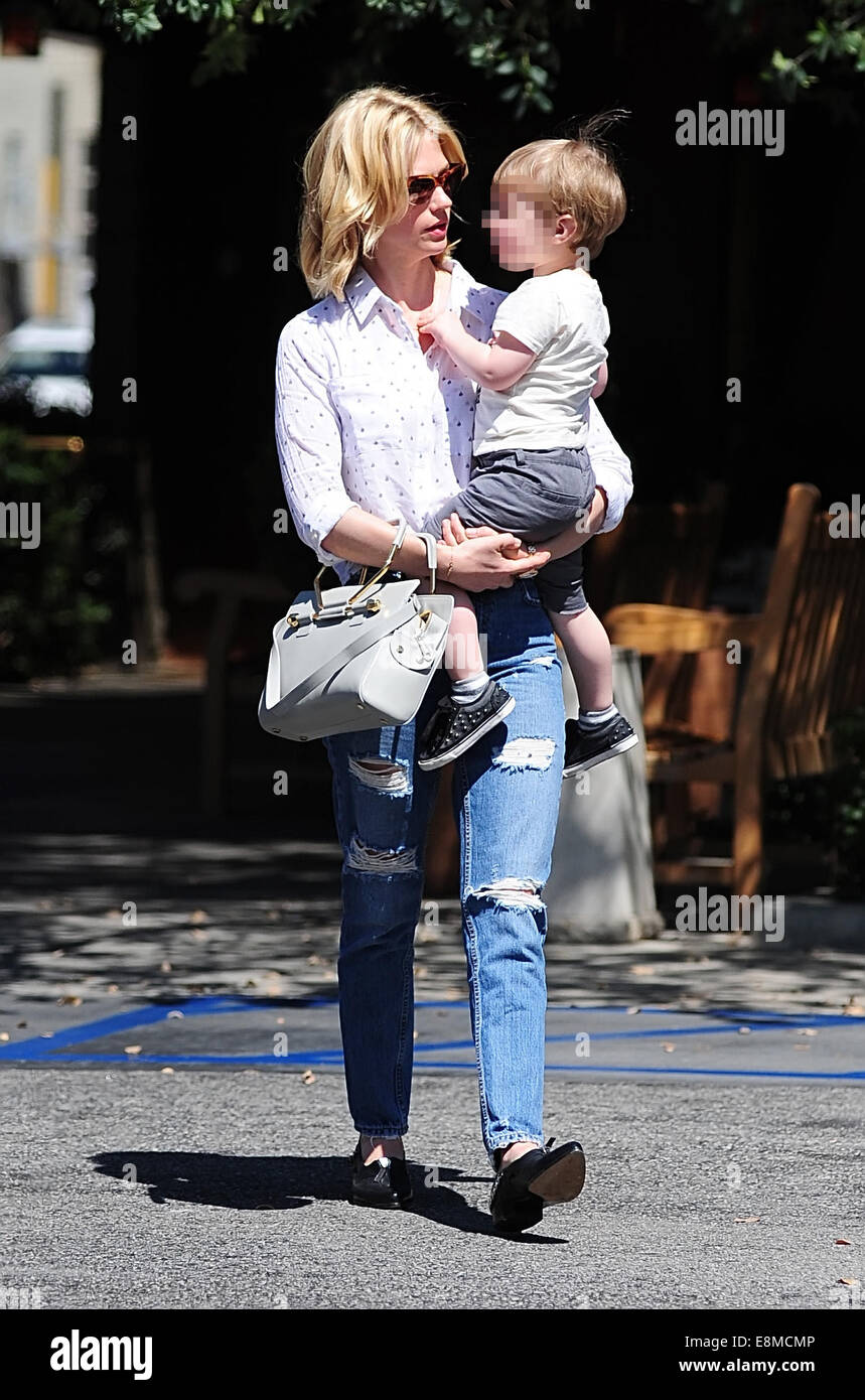 January Jones takes son Xander to lunch at Houston's restaurant. Little ...