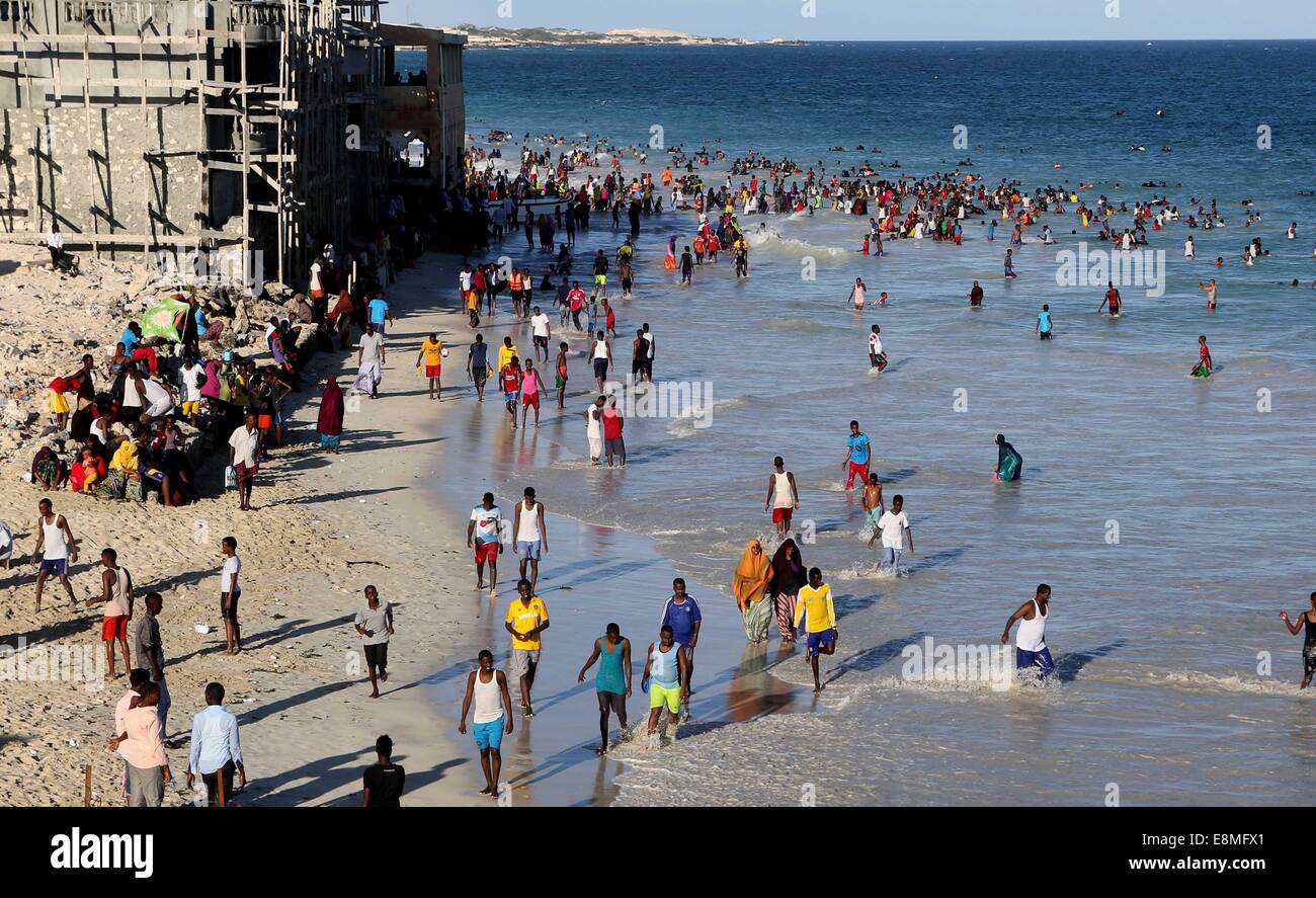 Mogadishu, Somalia. 10th Oct, 2014. Local people have fun on the beach ...