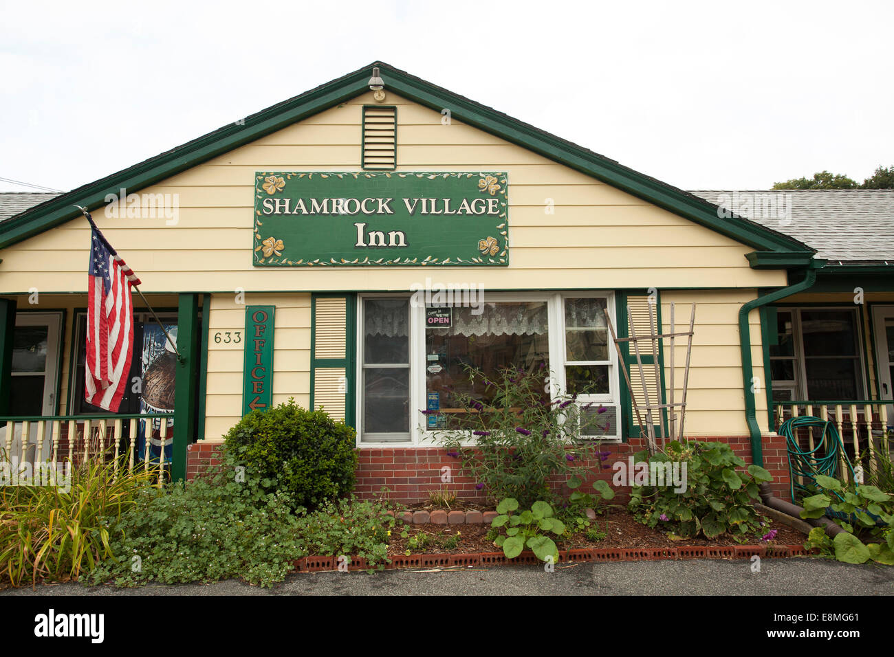 Exterior small town inn in hi-res stock photography and images - Alamy