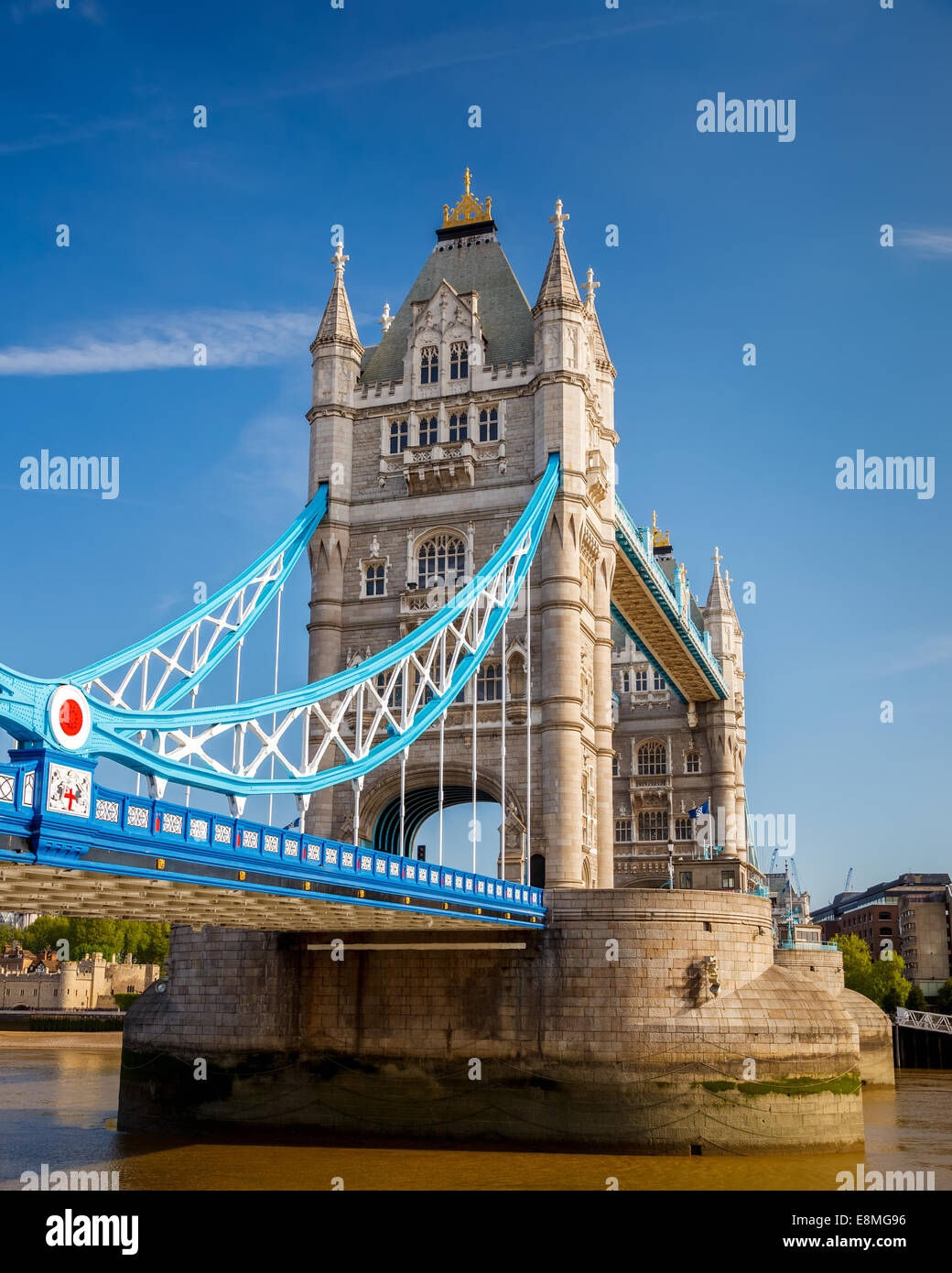 Tower bridge uk hi-res stock photography and images - Alamy