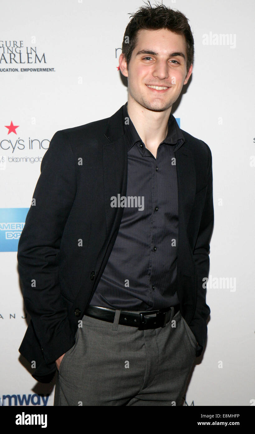 The 2014 Skating with the Stars honoring Michelle Kwan, Jeff Tweedy ...