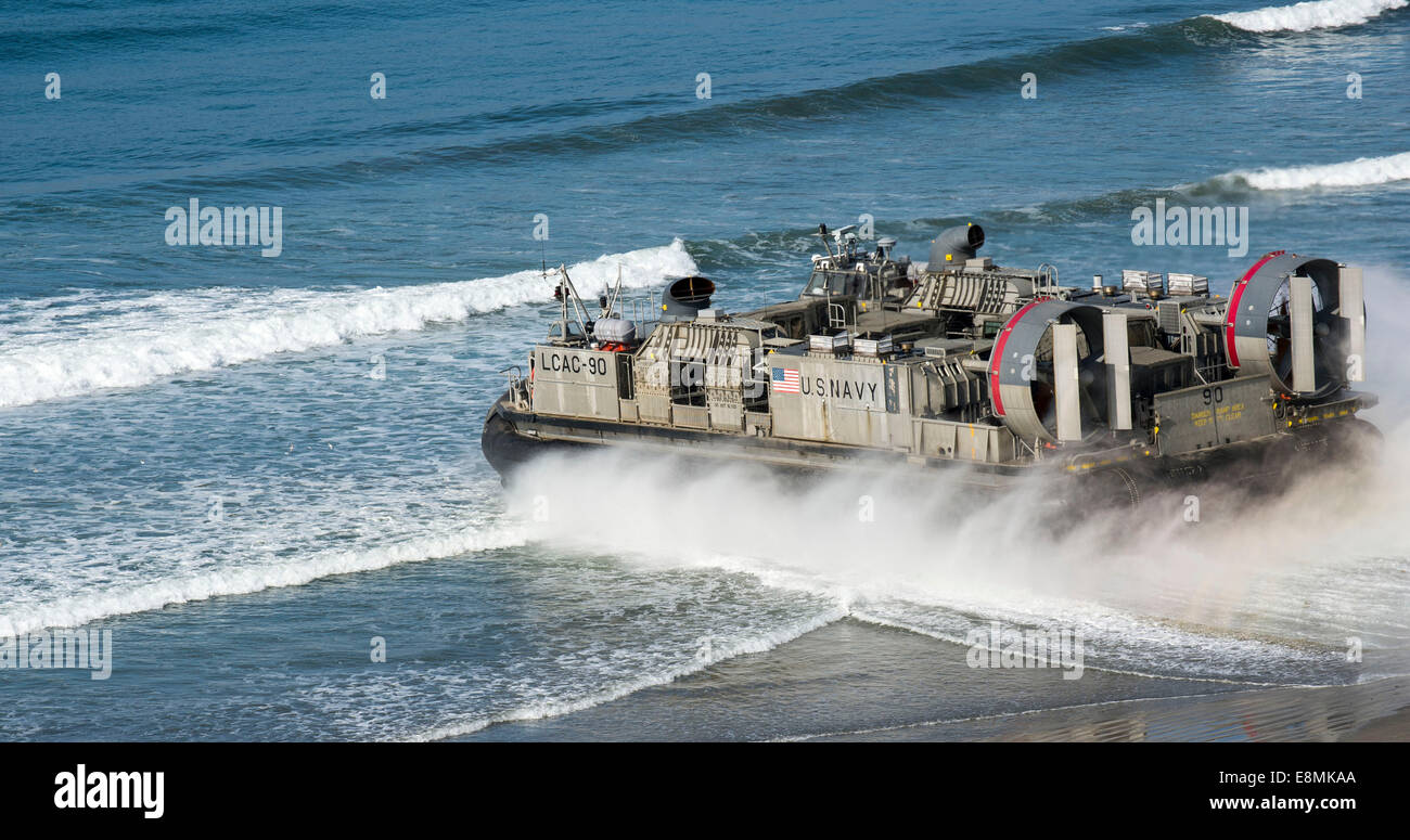 Landing craft air cushion hovercraft hi-res stock photography and ...