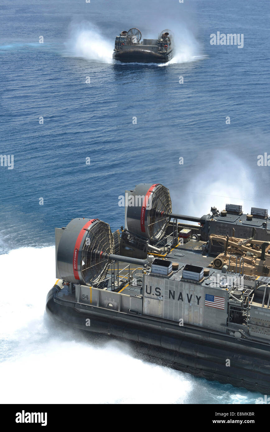 Amphibious landing craft hi-res stock photography and images - Alamy