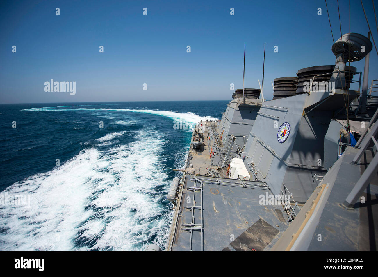 Arabian Gulf, June 25, 2014 - The guided-missile destroyer USS Arleigh ...