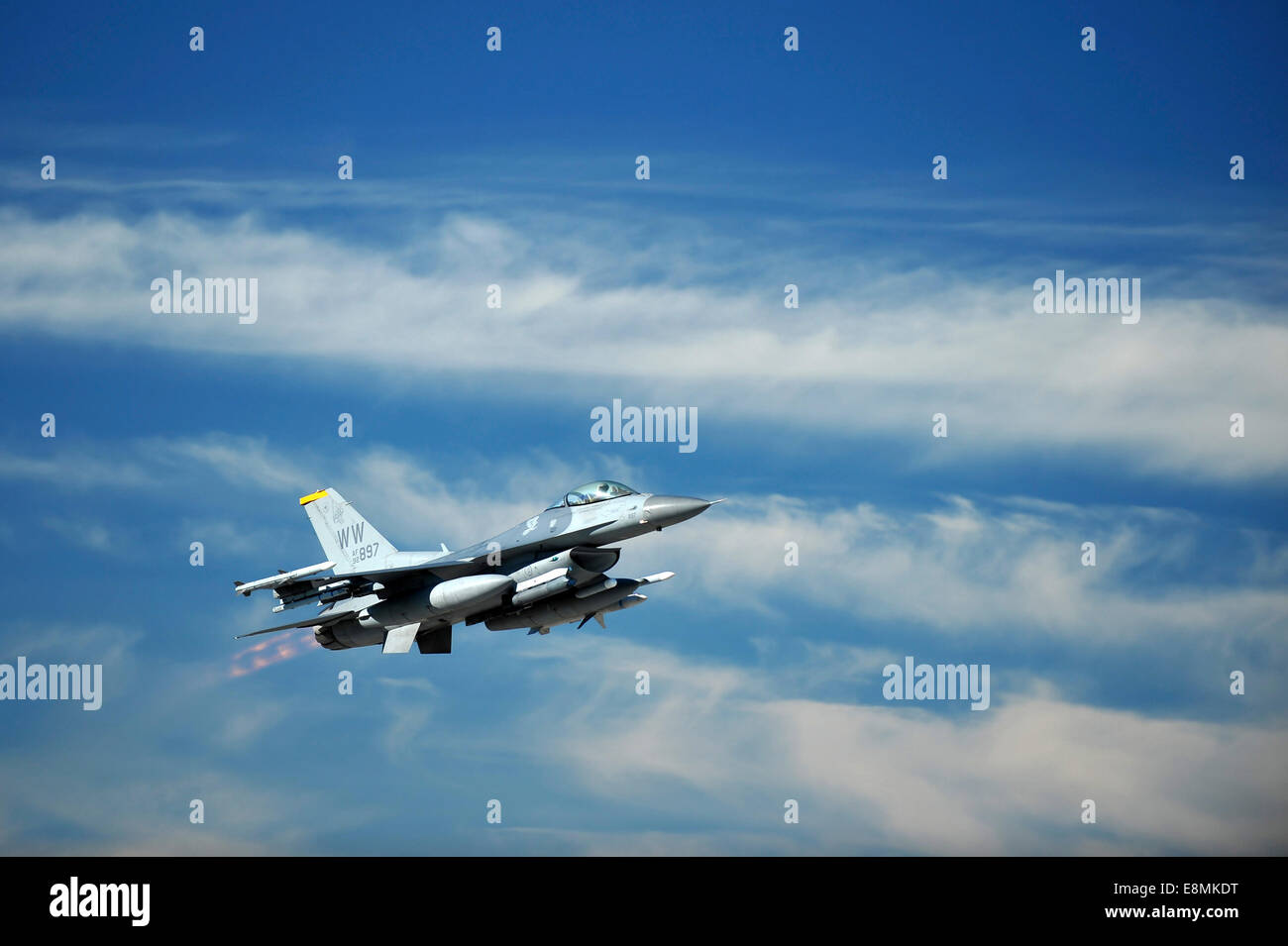 August 14, 2014 - A U.S. Air Force F-16 Fighting Falcon aircraft takes ...