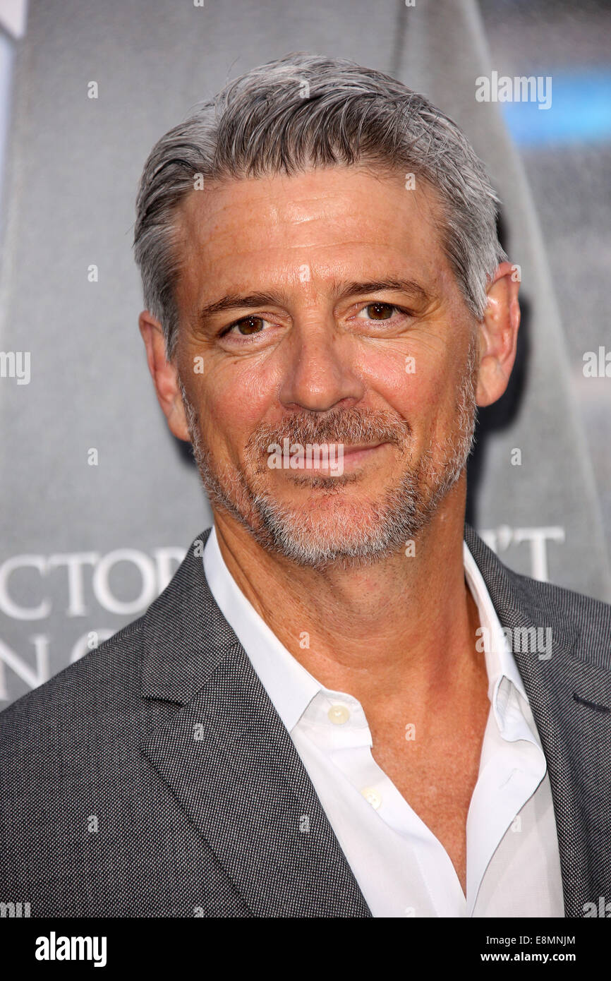 Draft Day Los Angeles Premiere At Regency Village Theatre Featuring ...