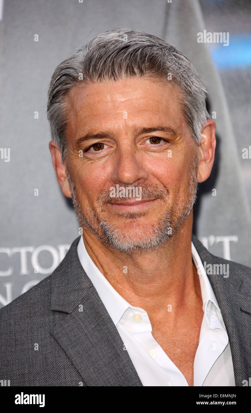 Draft Day Los Angeles Premiere At Regency Village Theatre Featuring ...