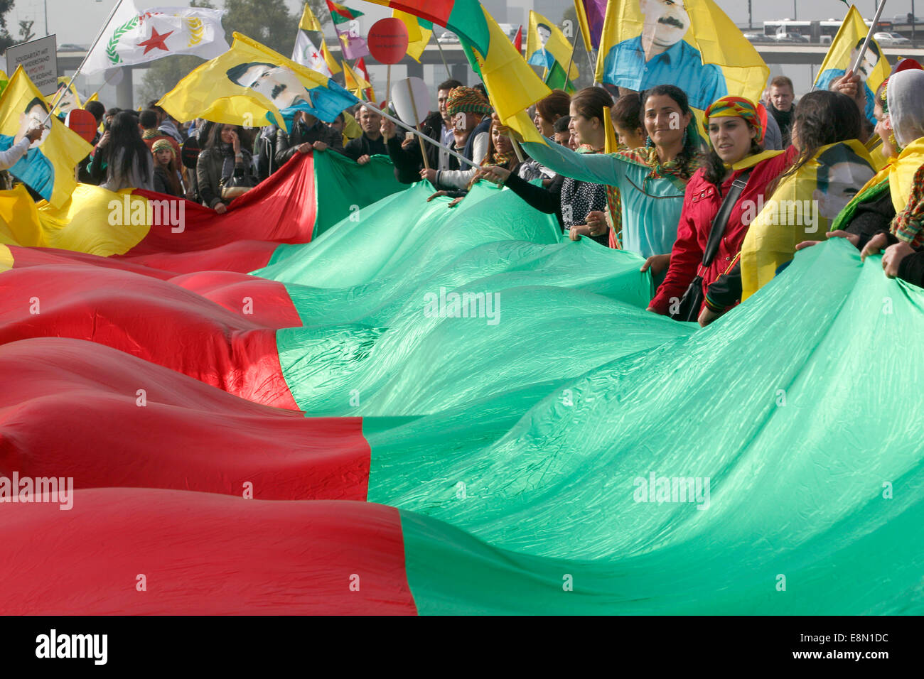 Isil flag hi-res stock photography and images - Alamy