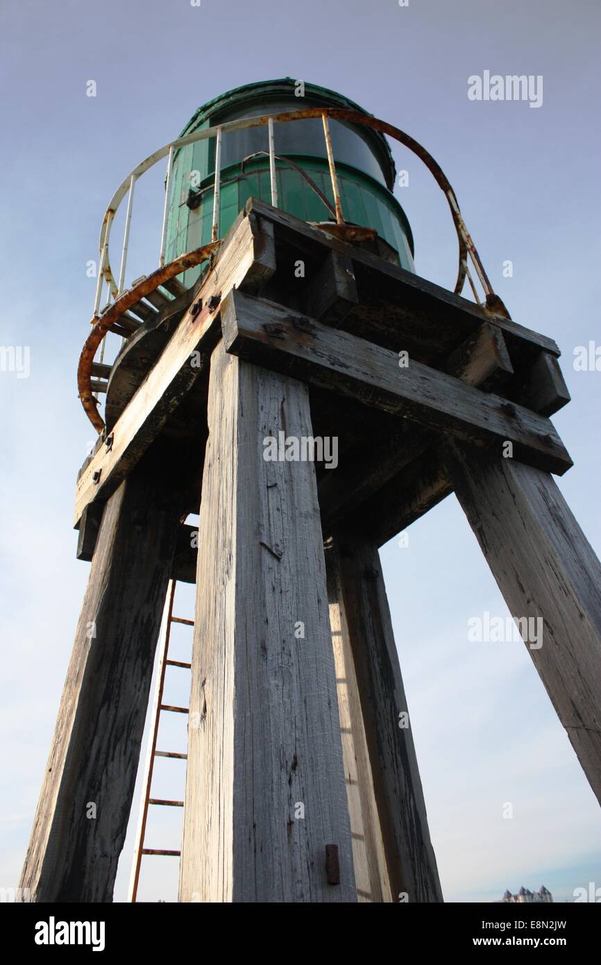 Whitby harbour west cliff pier green beacon wooden structure for ...