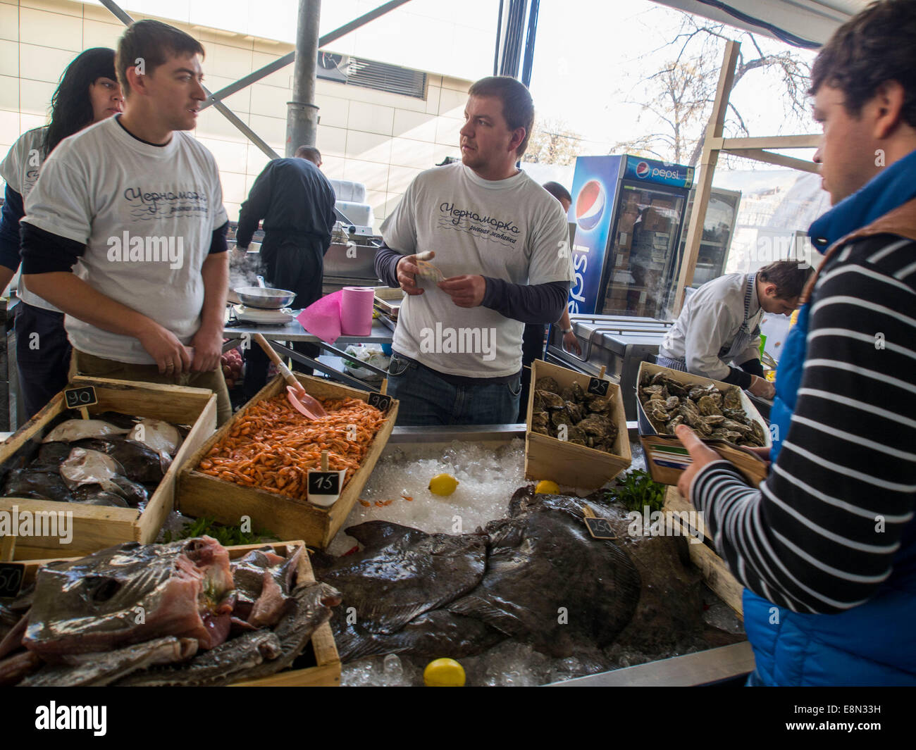 Kiev, Ukraine. 11th Oct, 2014. Chef at work. -- Street food presented ...