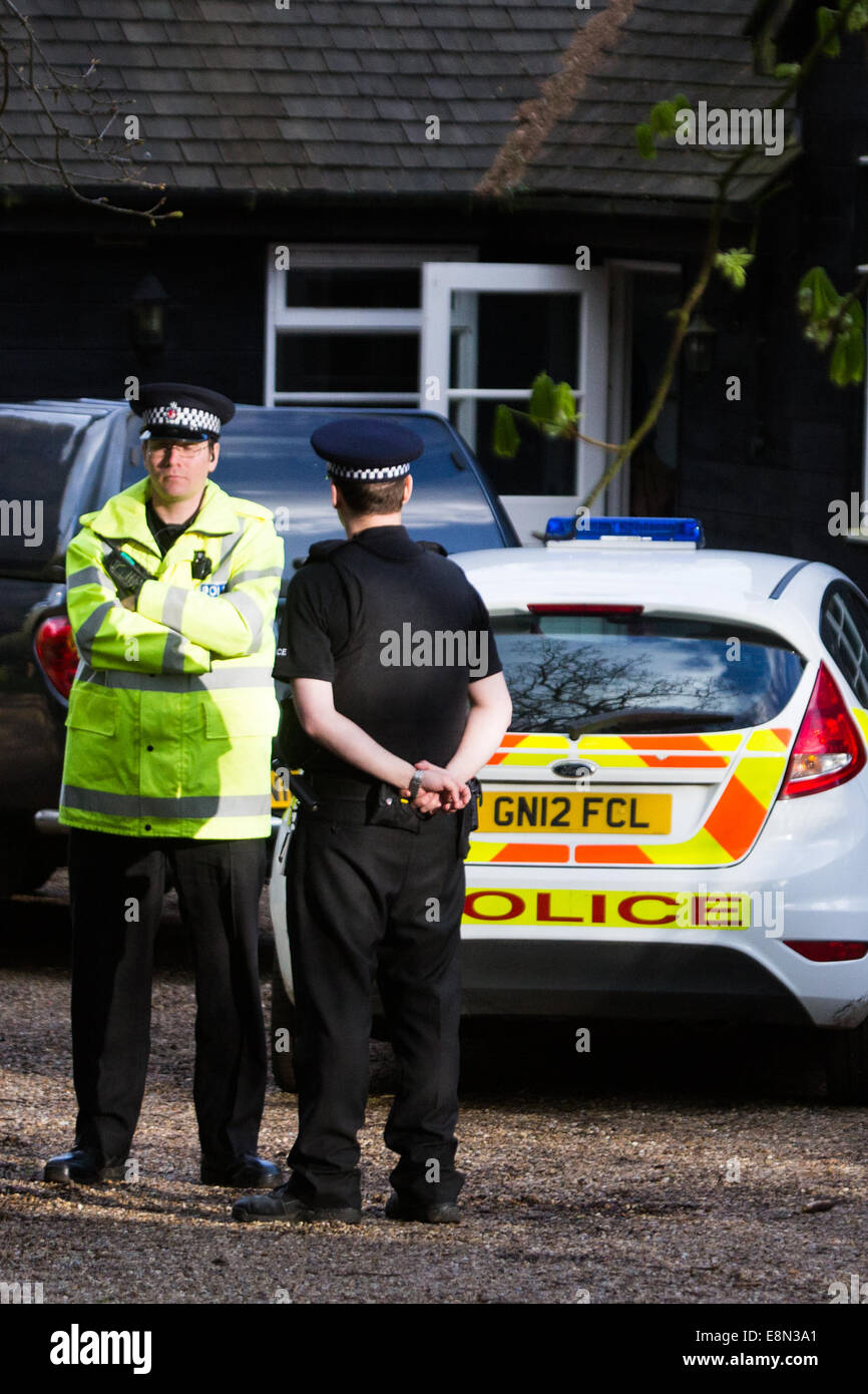 Police forensic teams at Peaches Geldolf's house in Wrotham Featuring ...