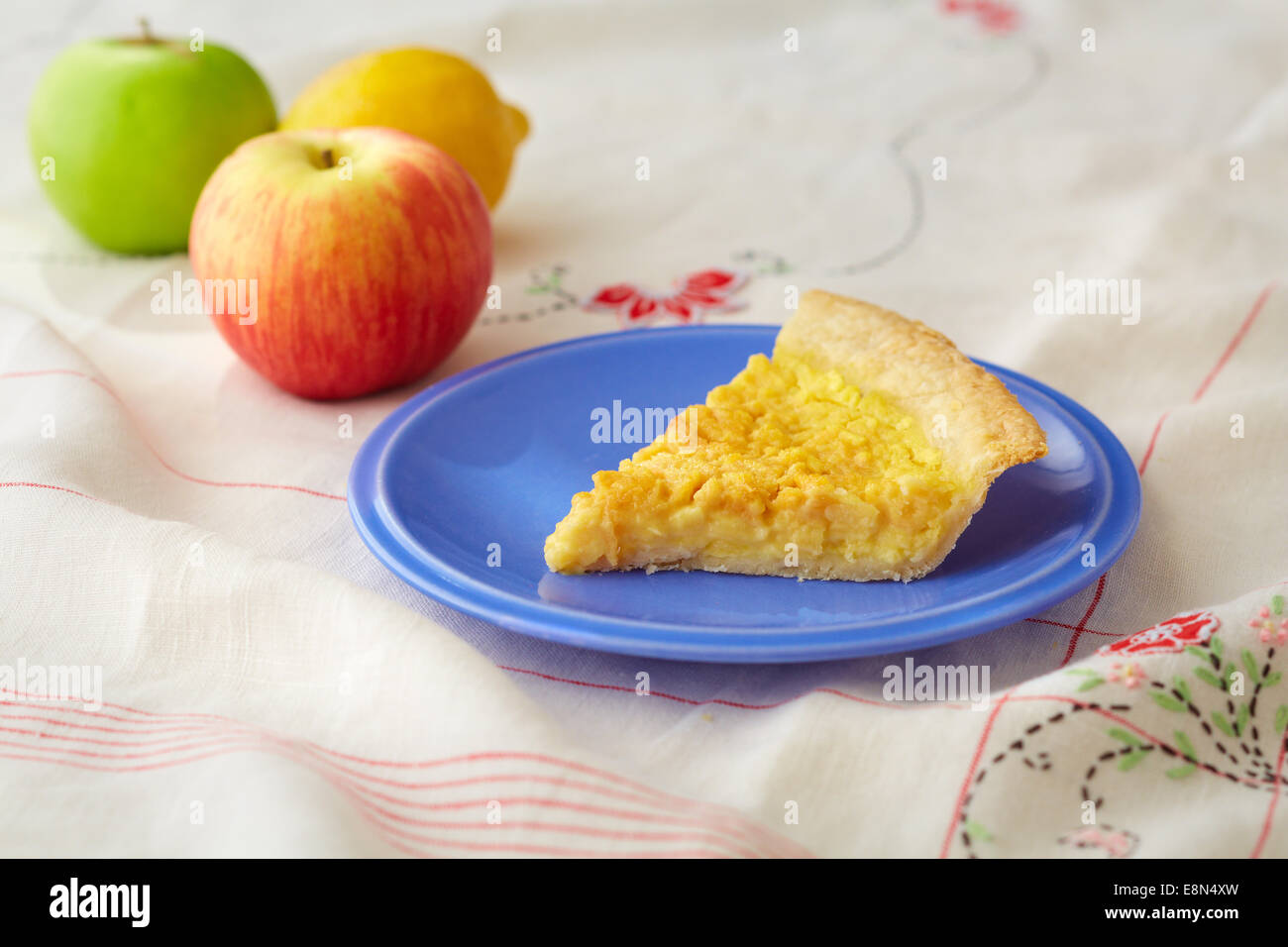 Homemade apple pie custard hi-res stock photography and images - Alamy