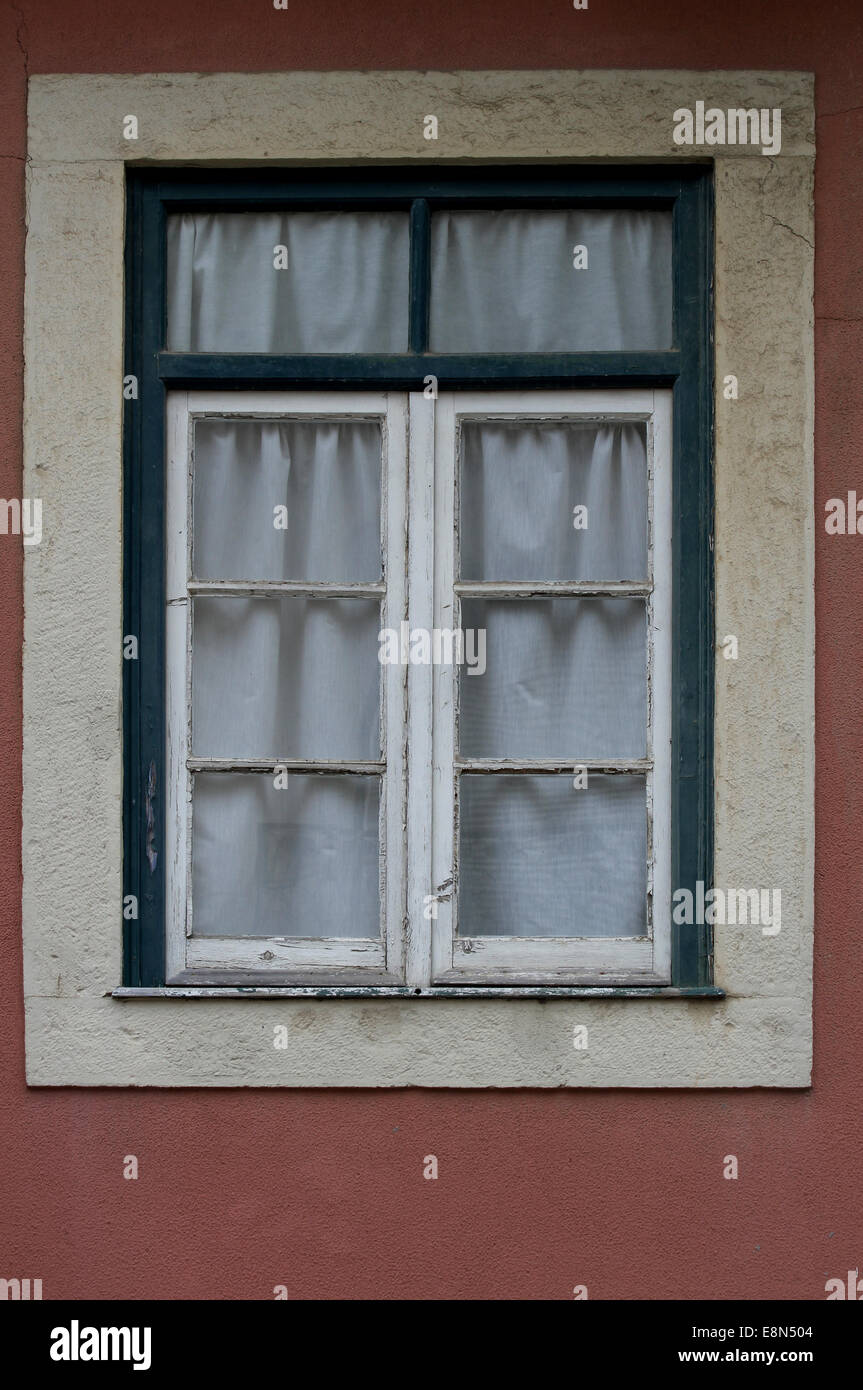 Tiled window facade hi-res stock photography and images - Alamy