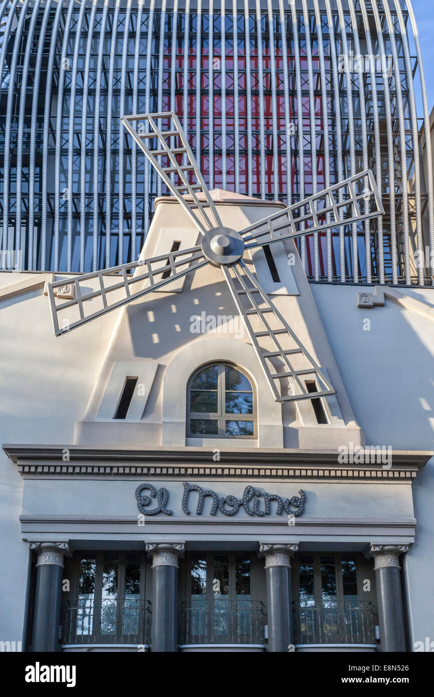 Paralel barcelona hi-res stock photography and images - Alamy