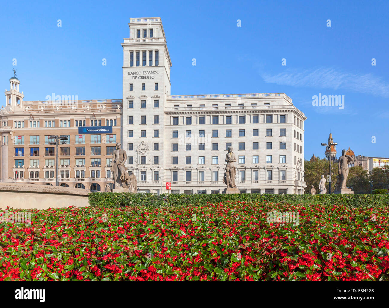 Barcelona plaza square hi-res stock photography and images - Alamy