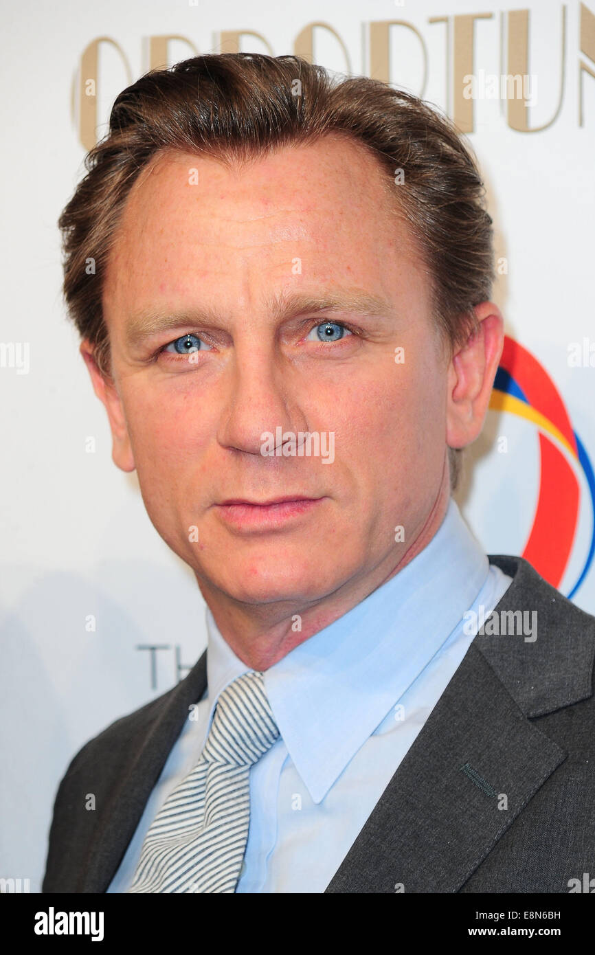 Daniel craig and wife hi-res stock photography and images - Alamy