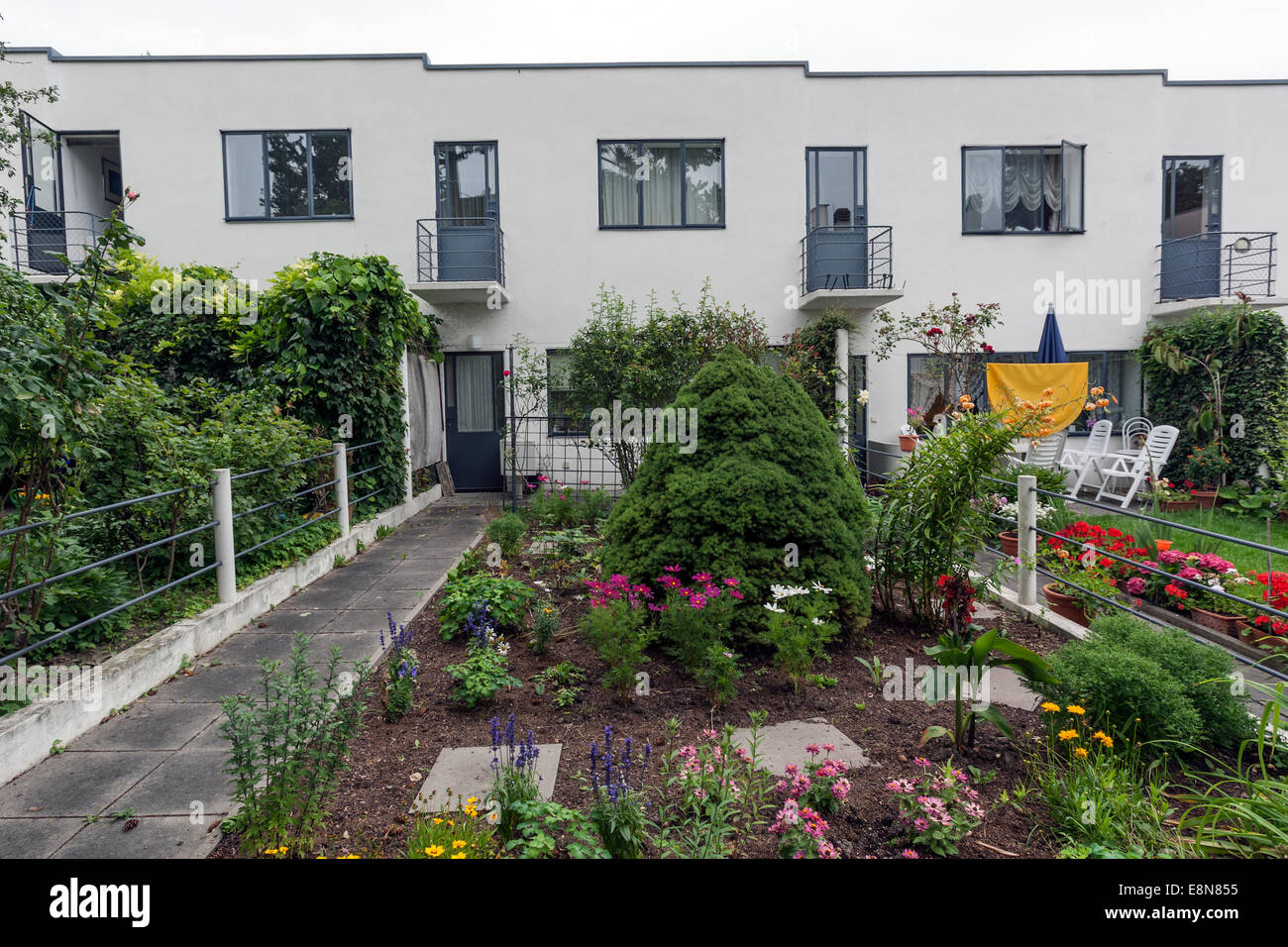 Homes 5-9: Terraced houses by J.J.P. Oud The Weissenhof Estate Stock ...