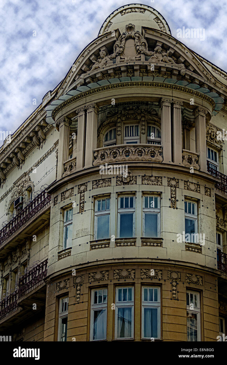 Building with ornaments hi-res stock photography and images - Alamy