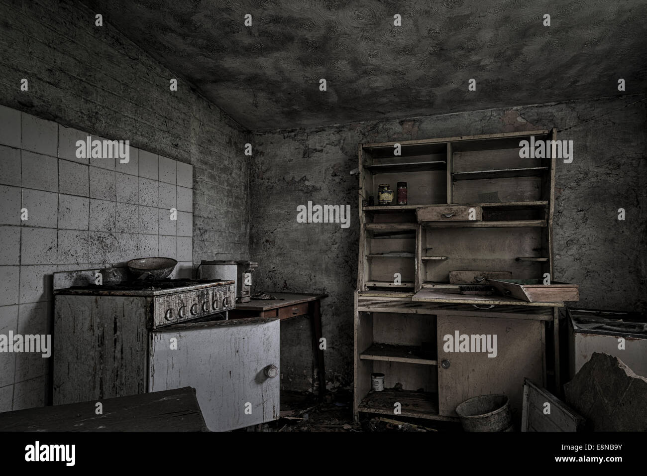 Derelict kitchen hi-res stock photography and images - Alamy