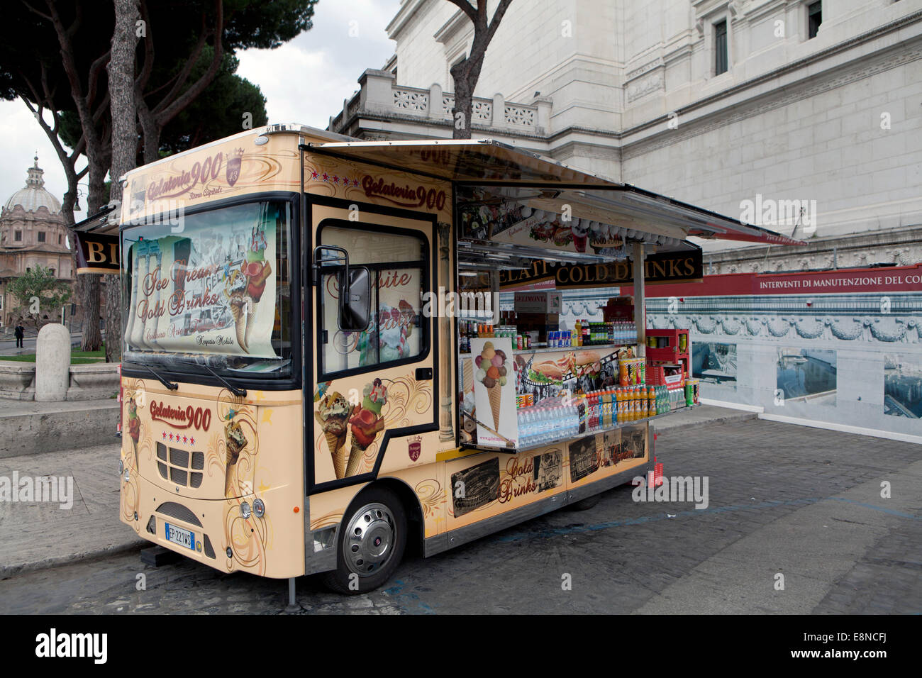 Street life, Rome, Italy Stock Photo - Alamy