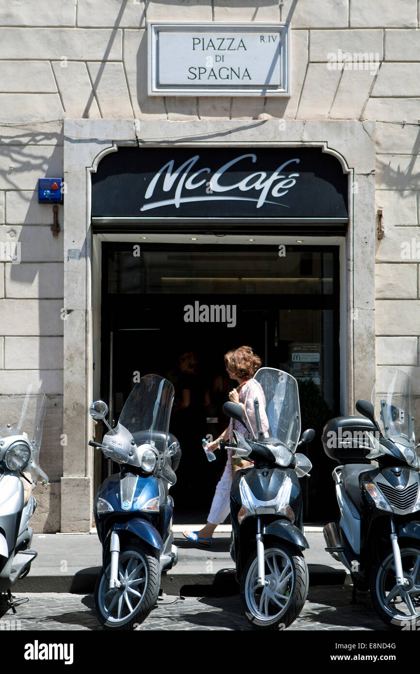 Street life, Rome, Italy Stock Photo - Alamy
