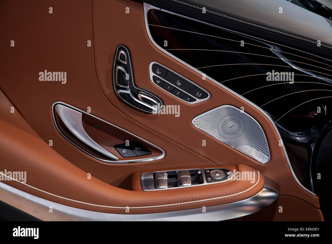 Mercedes S Class door Paris Motor Show Mondial de l'Automobile 2014 ...