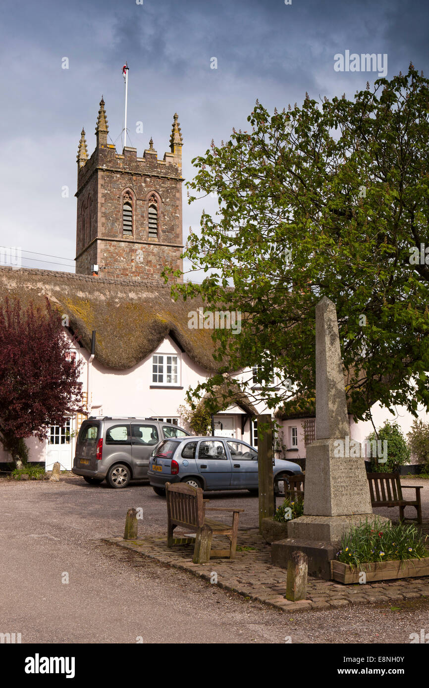 UK, England, Devon, Sheepwash, market square, war memorial and old ...