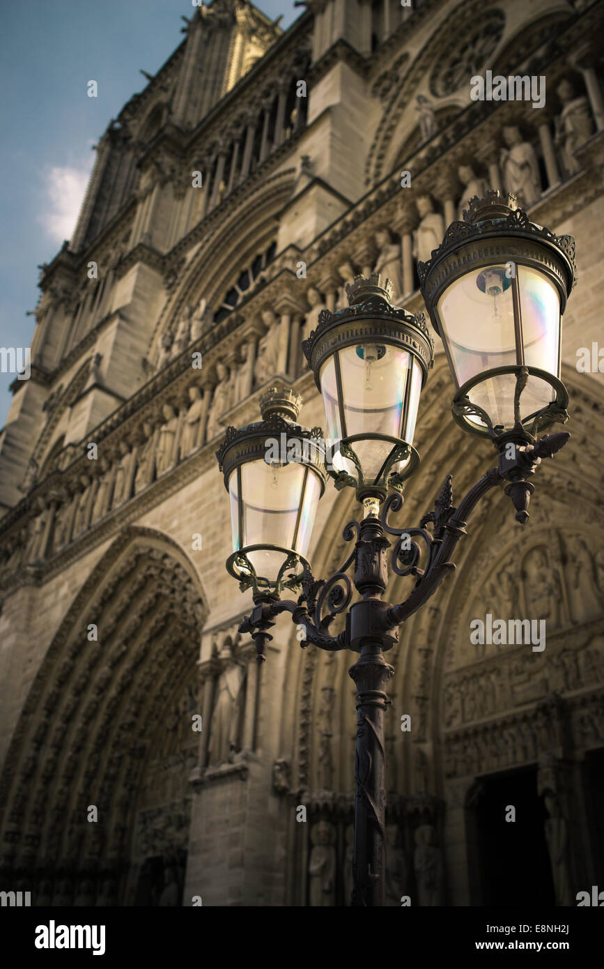 Parisian lamp posts hi-res stock photography and images - Alamy