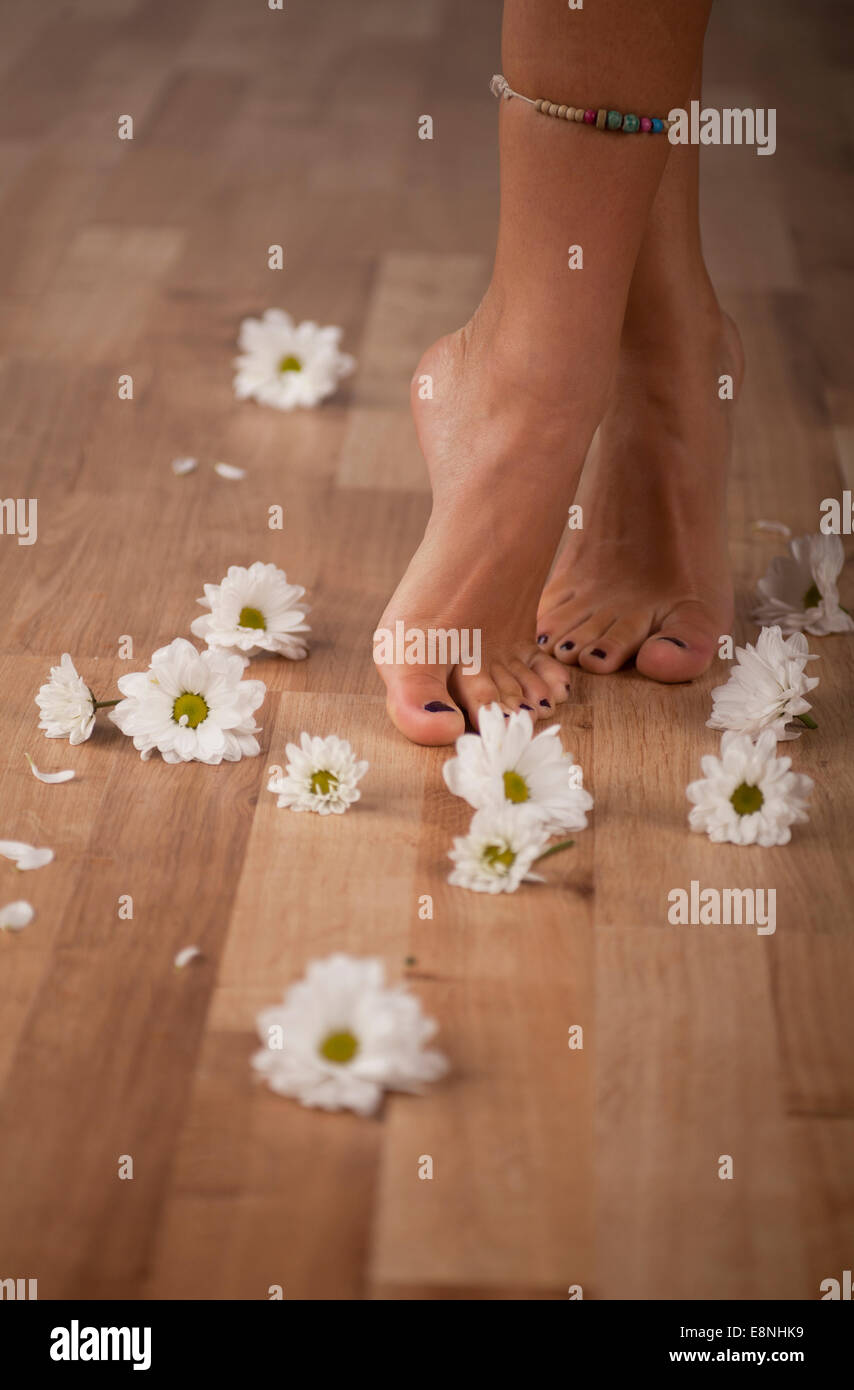 Barefoot and parquet floor hi-res stock photography and images - Alamy