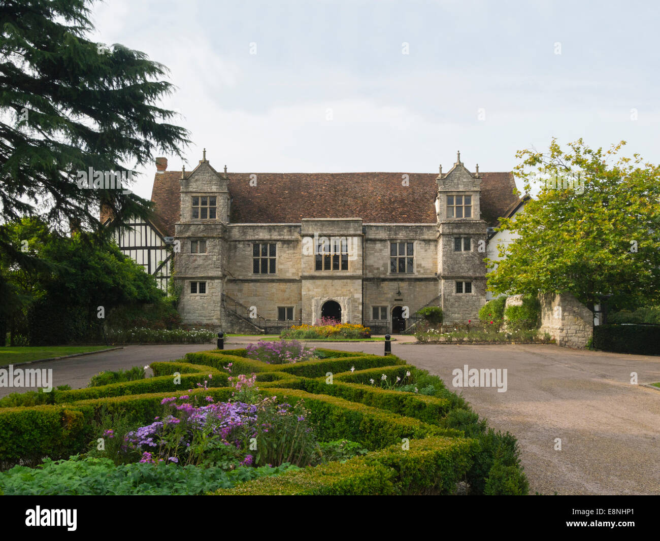 Archbishops palace maidstone kent hi-res stock photography and images ...