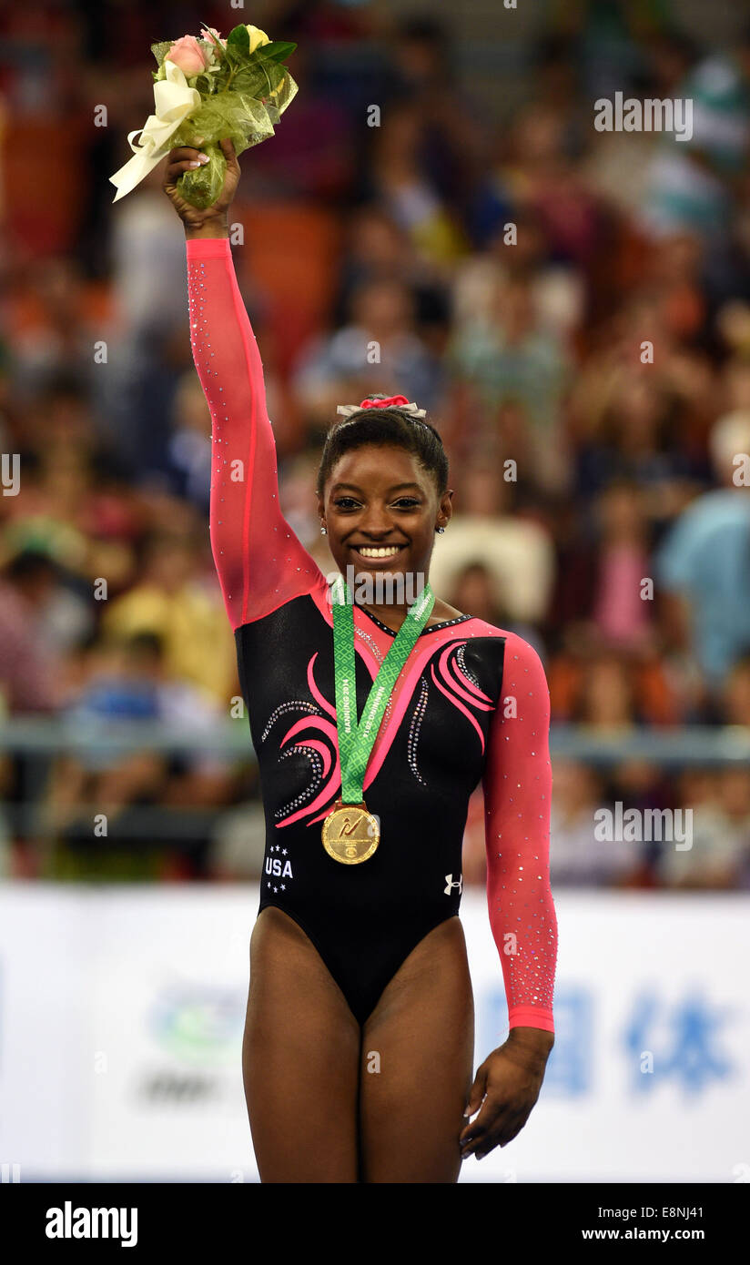 Simone biles medal ceremony hi-res stock photography and images - Alamy