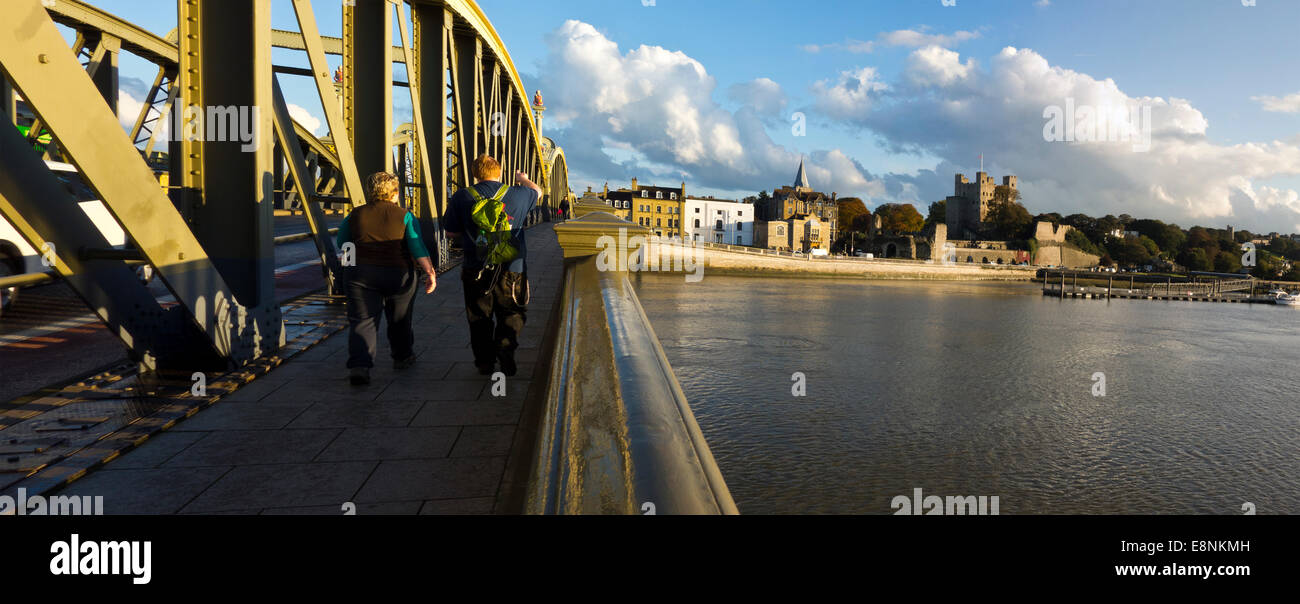 Rochester bridge hi-res stock photography and images - Alamy