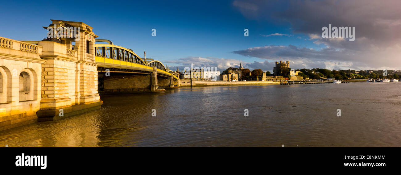 River Medway Rochester Stock Photo - Alamy